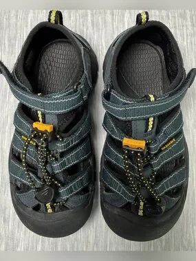 Keen | Shoes | Keen Newport H2 Kids Water Beach Pool Summer Sandal ...